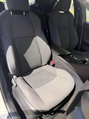 White Toyota C-HR 2024 in Vilnius, with an engine capacity of 1.80 L and mileage of 78 thousand km for 24950 €, photo 17 on AUTOMOTO.COM.LV