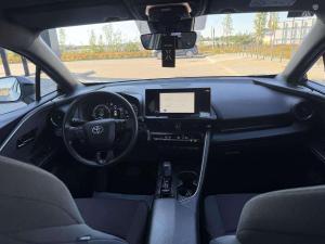White Toyota C-HR 2024 in Vilnius, with an engine capacity of 1.80 L and mileage of 78 thousand km for 24950 €, photo 26 on AUTOMOTO.COM.LV