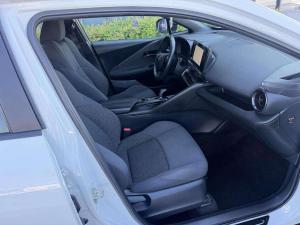 White Toyota C-HR 2024 in Vilnius, with an engine capacity of 1.80 L and mileage of 78 thousand km for 24950 €, photo 28 on AUTOMOTO.COM.LV