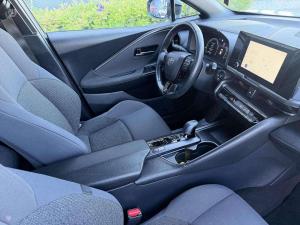 White Toyota C-HR 2024 in Vilnius, with an engine capacity of 1.80 L and mileage of 78 thousand km for 24950 €, photo 30 on AUTOMOTO.COM.LV