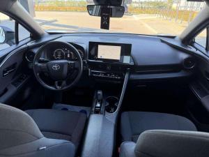 White Toyota C-HR 2024 in Vilnius, with an engine capacity of 1.80 L and mileage of 78 thousand km for 24950 €, photo 31 on AUTOMOTO.COM.LV