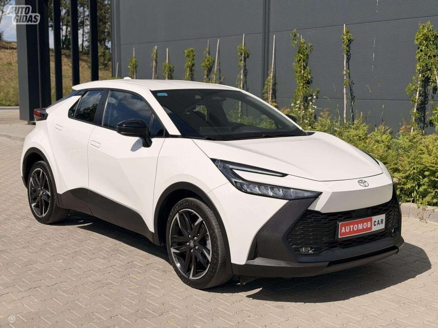 Белый Тойота C-HR 2024 в Вильнюс, объемом двигателя 1.80 л и пробегом 78 тыс. км за 24950 €, фото 5 на AUTOMOTO.COM.LV