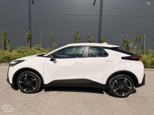 Белый Тойота C-HR 2024 в Вильнюс, объемом двигателя 1.80 л и пробегом 78 тыс. км за 24950 €, фото 6 на AUTOMOTO.COM.LV