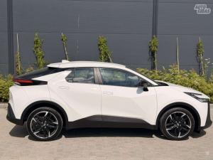 Белый Тойота C-HR 2024 в Вильнюс, объемом двигателя 1.80 л и пробегом 78 тыс. км за 24950 €, фото 11 на AUTOMOTO.COM.LV