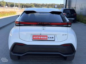 Белый Тойота C-HR 2024 в Вильнюс, объемом двигателя 2.00 л и пробегом 57 тыс. км за 31350 €, фото 6 на AUTOMOTO.COM.LV