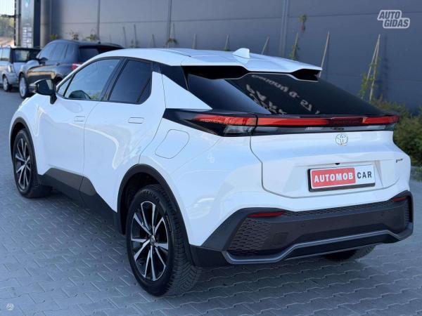 Balts Toyota C-HR 2024 Viļņa, ar dzinēja tilpumu 2.00 L un nobraukumu 57 tūkst. km par 31350 €, foto 6 vietnē AUTOMOTO.COM.LV