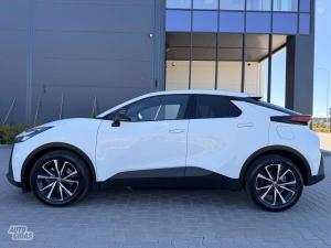 Белый Тойота C-HR 2024 в Вильнюс, объемом двигателя 2.00 л и пробегом 57 тыс. км за 31350 €, фото 8 на AUTOMOTO.COM.LV