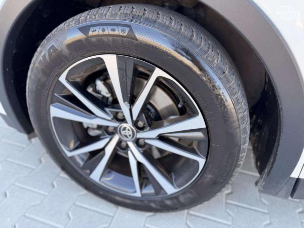 Balts Toyota C-HR 2024 Viļņa, ar dzinēja tilpumu 2.00 L un nobraukumu 57 tūkst. km par 31350 €, foto 9 vietnē AUTOMOTO.COM.LV