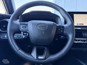 Белый Тойота C-HR 2024 в Вильнюс, объемом двигателя 2.00 л и пробегом 57 тыс. км за 31350 €, фото 21 на AUTOMOTO.COM.LV