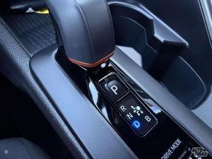 Белый Тойота C-HR 2024 в Вильнюс, объемом двигателя 2.00 л и пробегом 57 тыс. км за 31350 €, фото 31 на AUTOMOTO.COM.LV