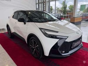 Белый Тойота C-HR 2024 в Шяуляй, объемом двигателя 1.80 л и пробегом 14 тыс. км за 28900 €, фото 3 на AUTOMOTO.COM.LV