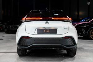 Белый Тойота C-HR 2024 в Рига, объемом двигателя 1.80 л и пробегом 23 тыс. км за 30000 €, фото 6 на AUTOMOTO.COM.LV