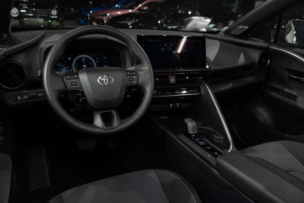 Белый Тойота C-HR 2024 в Рига, объемом двигателя 1.80 л и пробегом 23 тыс. км за 30000 €, фото 10 на AUTOMOTO.COM.LV