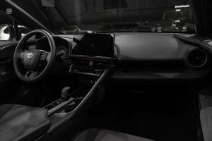 Белый Тойота C-HR 2024 в Рига, объемом двигателя 1.80 л и пробегом 23 тыс. км за 30000 €, фото 13 на AUTOMOTO.COM.LV
