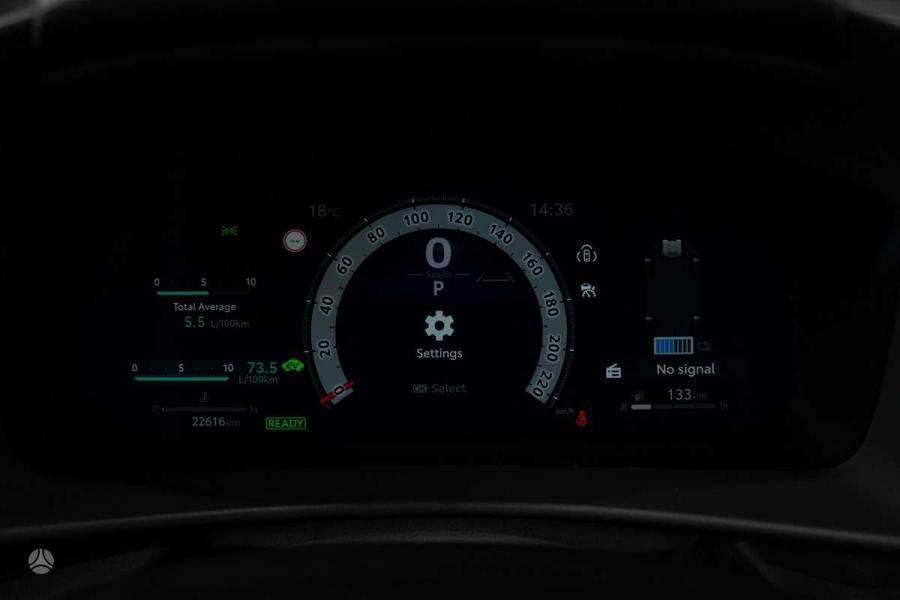 Белый Тойота C-HR 2024 в Рига, объемом двигателя 1.80 л и пробегом 23 тыс. км за 30000 €, фото 21 на AUTOMOTO.COM.LV