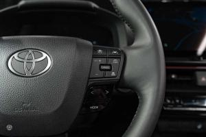 Белый Тойота C-HR 2024 в Рига, объемом двигателя 1.80 л и пробегом 23 тыс. км за 30000 €, фото 24 на AUTOMOTO.COM.LV