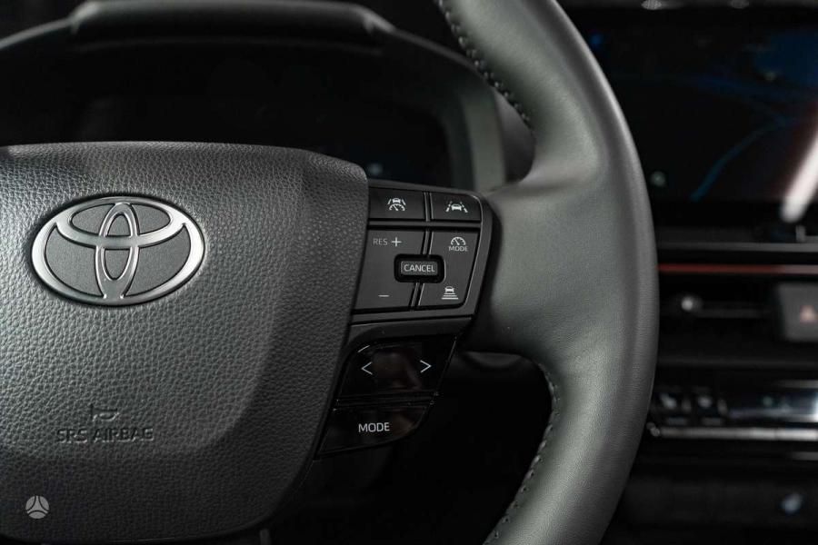 Белый Тойота C-HR 2024 в Рига, объемом двигателя 1.80 л и пробегом 23 тыс. км за 30000 €, фото 24 на AUTOMOTO.COM.LV