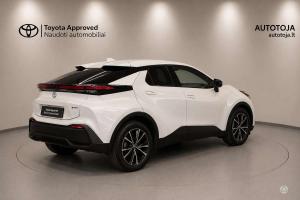 Белый Тойота C-HR 2024 в Каунас, объемом двигателя 1.80 л и пробегом 49 тыс. км за 27500 €, фото 3 на AUTOMOTO.COM.LV