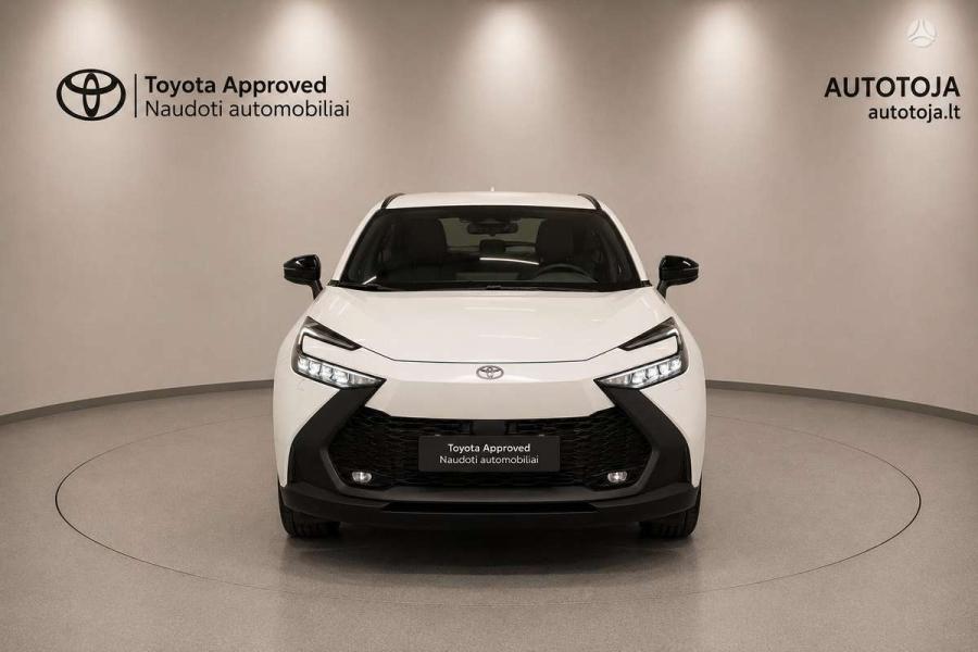 Белый Тойота C-HR 2024 в Каунас, объемом двигателя 1.80 л и пробегом 49 тыс. км за 27500 €, фото 6 на AUTOMOTO.COM.LV