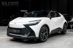 Белый Тойота C-HR 2024 в Рига, объемом двигателя 1.80 л и пробегом 23 тыс. км за 29900 €, фото 1 на AUTOMOTO.COM.LV