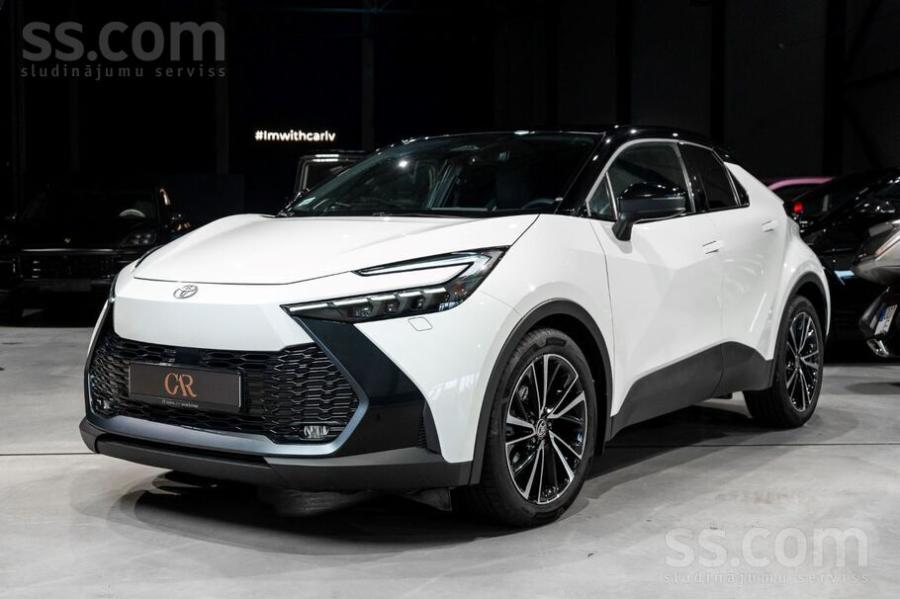 Белый Тойота C-HR 2024 в Рига, объемом двигателя 1.80 л и пробегом 23 тыс. км за 29900 €, фото 1 на AUTOMOTO.COM.LV