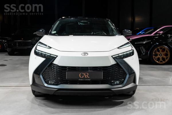 Белый Тойота C-HR 2024 в Рига, объемом двигателя 1.80 л и пробегом 23 тыс. км за 29900 €, фото 3 на AUTOMOTO.COM.LV