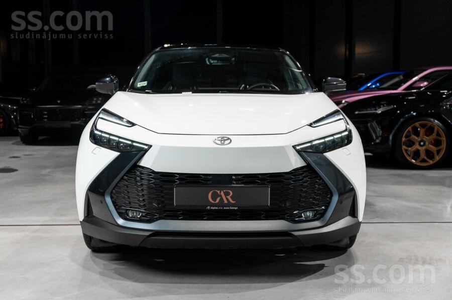 Белый Тойота C-HR 2024 в Рига, объемом двигателя 1.80 л и пробегом 23 тыс. км за 29900 €, фото 3 на AUTOMOTO.COM.LV