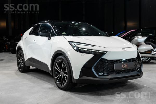 Белый Тойота C-HR 2024 в Рига, объемом двигателя 1.80 л и пробегом 23 тыс. км за 29900 €, фото 4 на AUTOMOTO.COM.LV