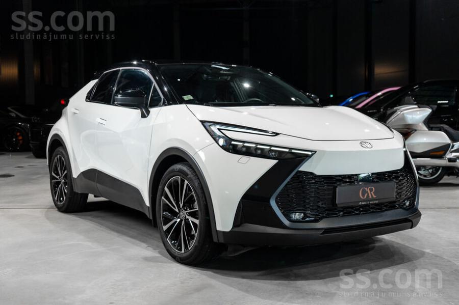 Белый Тойота C-HR 2024 в Рига, объемом двигателя 1.80 л и пробегом 23 тыс. км за 29900 €, фото 4 на AUTOMOTO.COM.LV
