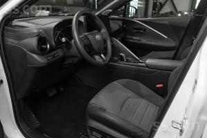 Белый Тойота C-HR 2024 в Рига, объемом двигателя 1.80 л и пробегом 23 тыс. км за 29900 €, фото 10 на AUTOMOTO.COM.LV