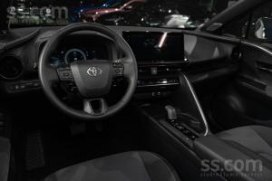 Белый Тойота C-HR 2024 в Рига, объемом двигателя 1.80 л и пробегом 23 тыс. км за 29900 €, фото 11 на AUTOMOTO.COM.LV