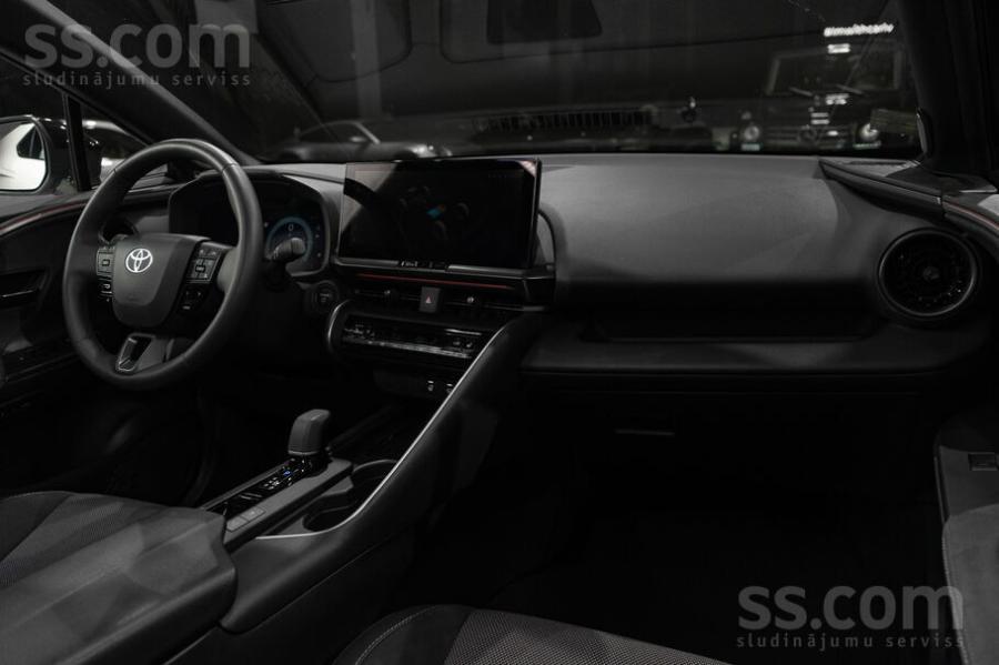 Белый Тойота C-HR 2024 в Рига, объемом двигателя 1.80 л и пробегом 23 тыс. км за 29900 €, фото 13 на AUTOMOTO.COM.LV