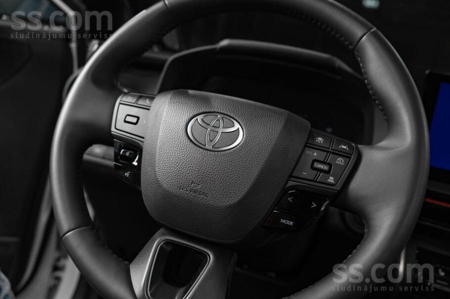 Белый Тойота C-HR 2024 в Рига, объемом двигателя 1.80 л и пробегом 23 тыс. км за 29900 €, фото 23 на AUTOMOTO.COM.LV