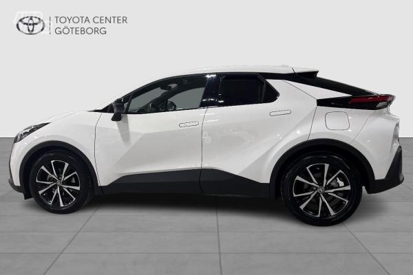 White Toyota C-HR 2025 in Kaunas, with an engine capacity of 0.00 L and mileage of 11 thousand km for 34944 €, photo 4 on AUTOMOTO.COM.LV