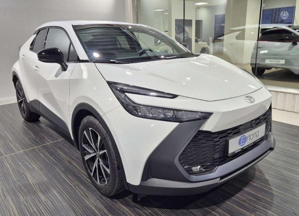 White Toyota C-HR 2025 in Siauliai, with an engine capacity of 1.80 L and mileage of 24 thousand km for 27500 €, photo 1 on AUTOMOTO.COM.LV