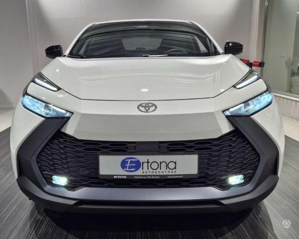 White Toyota C-HR 2025 in Siauliai, with an engine capacity of 1.80 L and mileage of 24 thousand km for 27500 €, photo 6 on AUTOMOTO.COM.LV