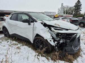 White Toyota C-HR 2025 in Klaipeda, with an engine capacity of 1.99 L and mileage of 509 thousand km for 12700 €, photo 2 on AUTOMOTO.COM.LV