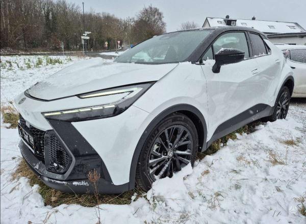 Balts Toyota C-HR 2025 Klaipėda, ar dzinēja tilpumu 1.99 L un nobraukumu 509 tūkst. km par 12700 €, foto 3 vietnē AUTOMOTO.COM.LV