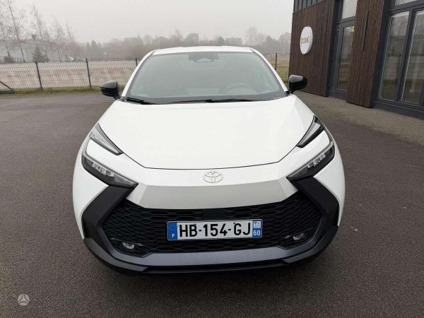 White Toyota C-HR 2025 in Klaipeda, with an engine capacity of 2.00 L and mileage of 23 thousand km for 31000 €, photo 9 on AUTOMOTO.COM.LV