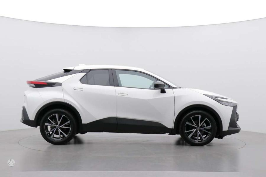 Balts Toyota C-HR 2025 Viļņa, ar dzinēja tilpumu 1.80 L un nobraukumu 18 tūkst. km par 29900 €, foto 16 vietnē AUTOMOTO.COM.LV