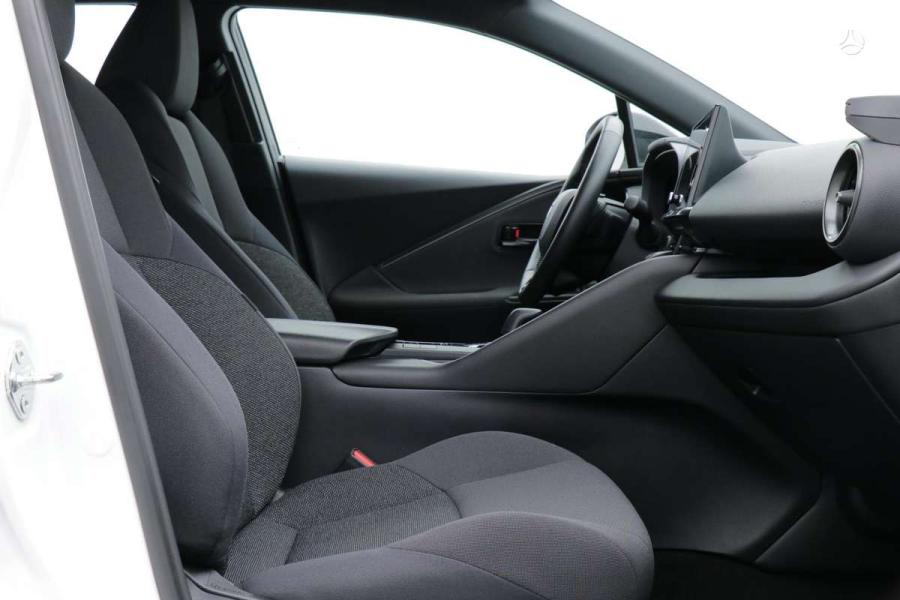 Белый Тойота C-HR 2025 в Вильнюс, объемом двигателя 1.80 л и пробегом 23 тыс. км за 26500 €, фото 9 на AUTOMOTO.COM.LV