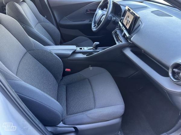 Balts Toyota C-HR 2025 Avižieniai, ar dzinēja tilpumu 1.80 L un nobraukumu 24 tūkst. km par 25950 €, foto 4 vietnē AUTOMOTO.COM.LV
