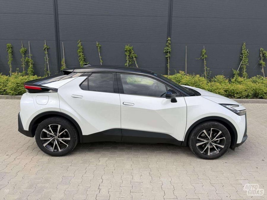 Белый Тойота C-HR 2025 в Вильнюс, объемом двигателя 2.00 л и пробегом 8 тыс. км за 33900 €, фото 10 на AUTOMOTO.COM.LV