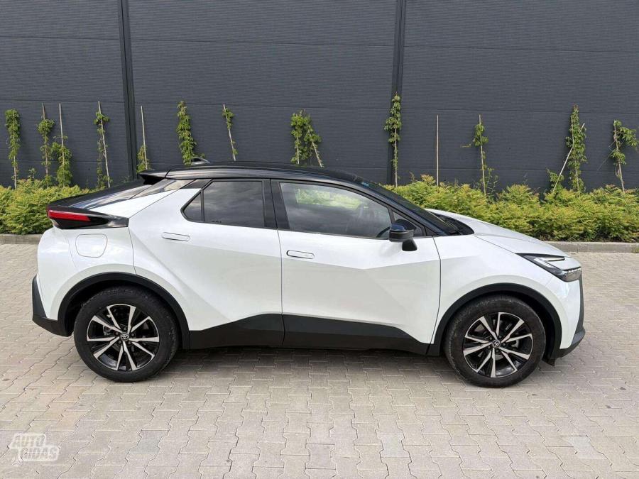 Белый Тойота C-HR 2025 в Вильнюс, объемом двигателя 2.00 л и пробегом 8 тыс. км за 33900 €, фото 11 на AUTOMOTO.COM.LV