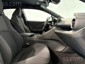 White Toyota C-HR 2025 in Ventspils, with an engine capacity of 1.80 L and mileage of 5 thousand km for 34500 €, photo 8 on AUTOMOTO.COM.LV