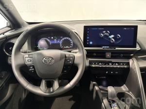 White Toyota C-HR 2025 in Ventspils, with an engine capacity of 1.80 L and mileage of 5 thousand km for 34500 €, photo 11 on AUTOMOTO.COM.LV