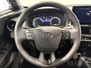 White Toyota C-HR 2025 in Ventspils, with an engine capacity of 1.80 L and mileage of 5 thousand km for 34500 €, photo 12 on AUTOMOTO.COM.LV