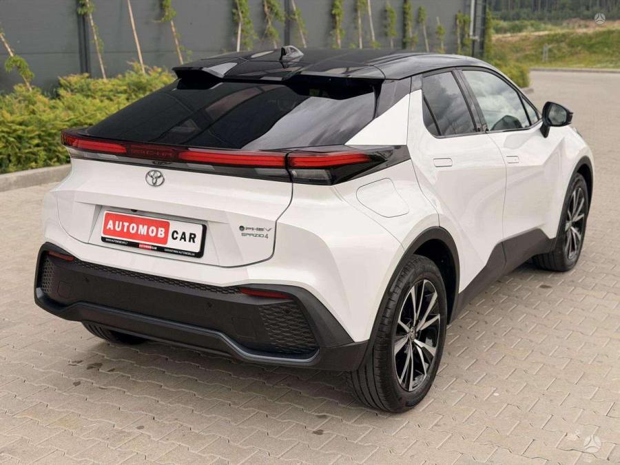 Белый Тойота C-HR 2025 в Вильнюс, объемом двигателя 1.99 л и пробегом 15 тыс. км за 33500 €, фото 6 на AUTOMOTO.COM.LV