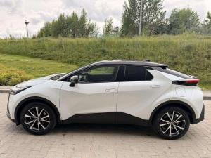 Белый Тойота C-HR 2025 в Вильнюс, объемом двигателя 1.99 л и пробегом 15 тыс. км за 33500 €, фото 9 на AUTOMOTO.COM.LV