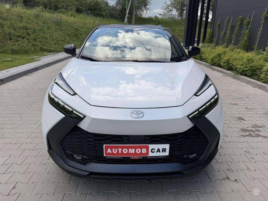 Белый Тойота C-HR 2025 в Вильнюс, объемом двигателя 1.99 л и пробегом 8 тыс. км за 33900 €, фото 6 на AUTOMOTO.COM.LV